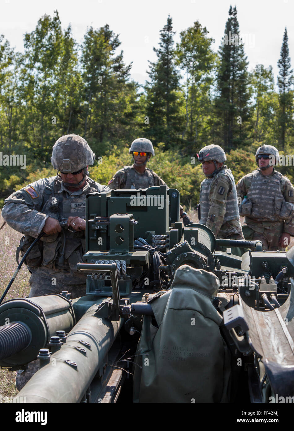 Soldiers with Battery B, 1st Battalion, 103rd Field Artillery Regiment ...