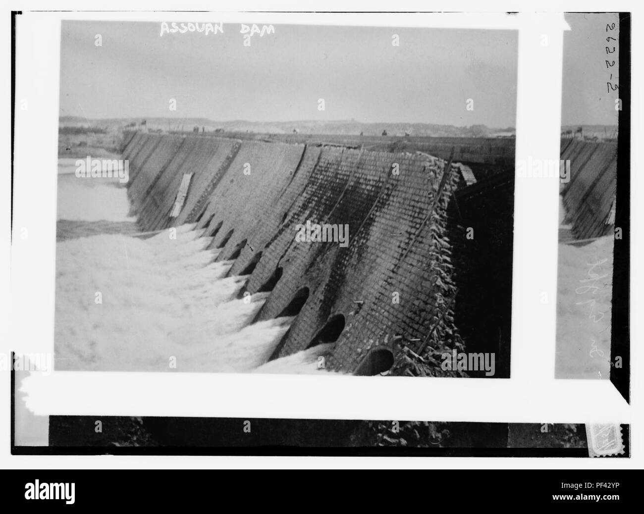 The dam at assouan hi-res stock photography and images - Alamy