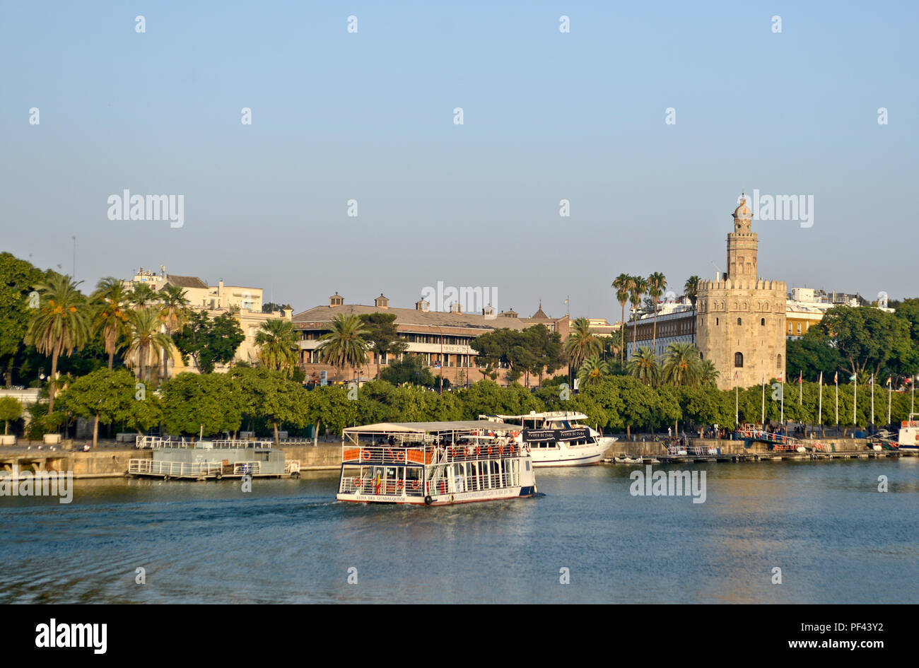 Sevilla tower hi-res stock photography and images - Alamy