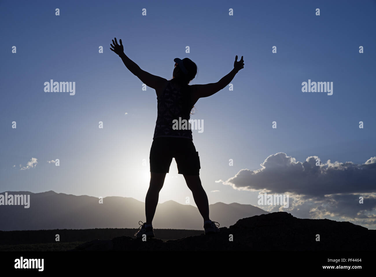 Silhouette embrace hi-res stock photography and images - Alamy