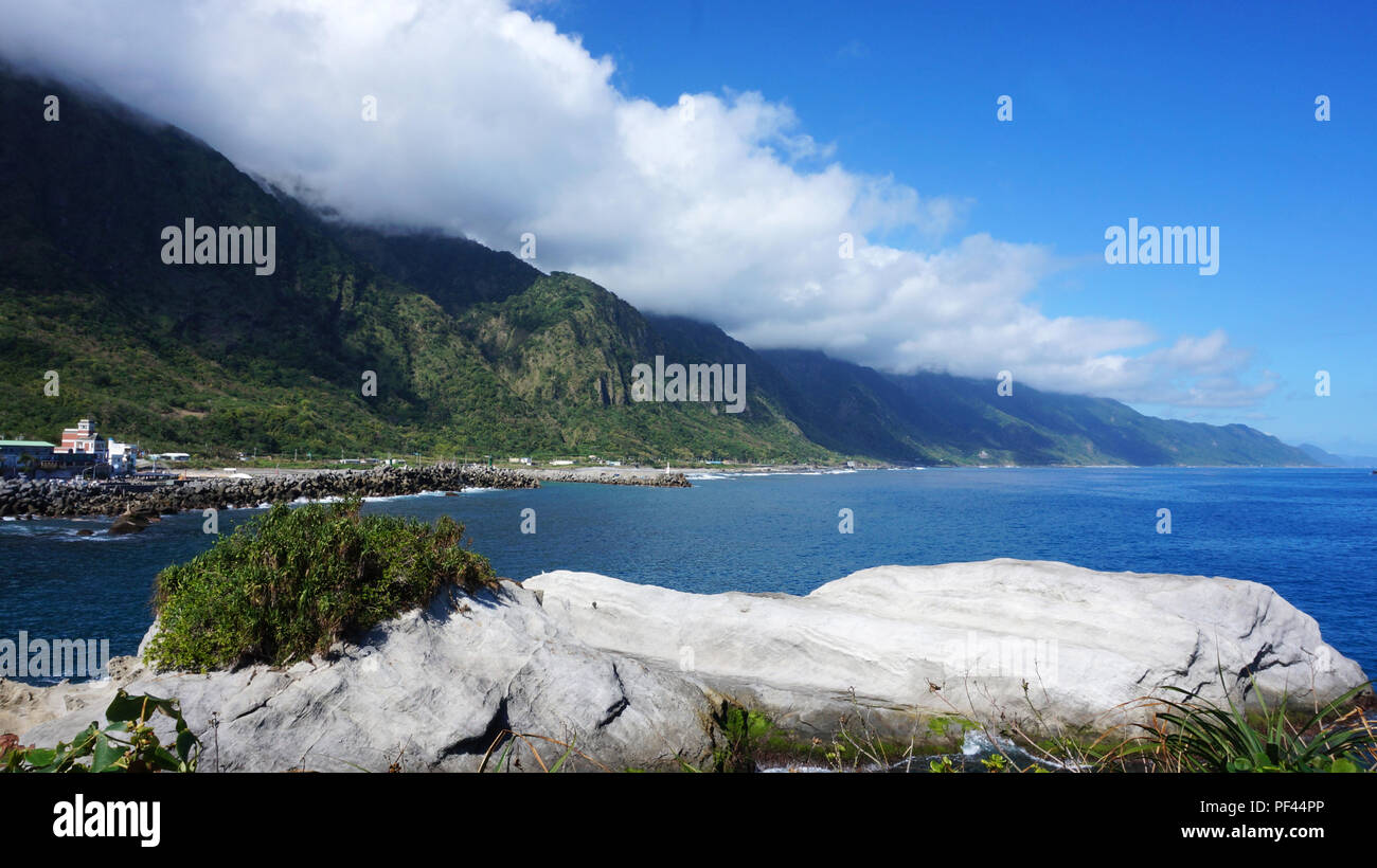 Scenic east coast shore line of Taiwan Stock Photo - Alamy
