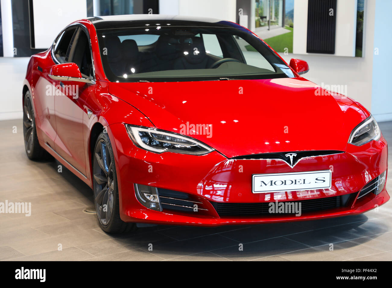 Truck showroom hi-res stock photography and images - Alamy