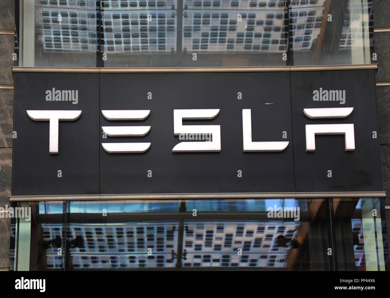 Camion logo hi-res stock photography and images - Alamy