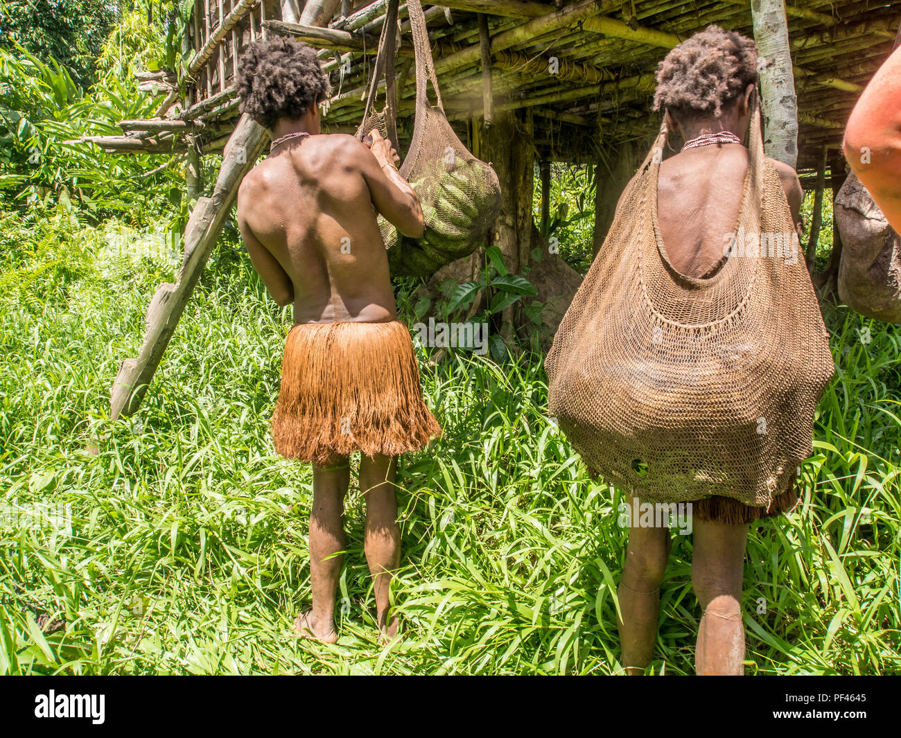 Korowai women hi-res stock photography and images - Alamy