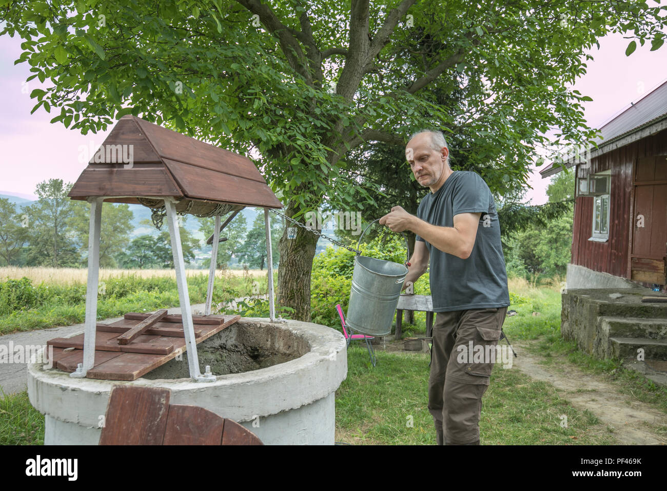 Well windlass hi-res stock photography and images - Alamy