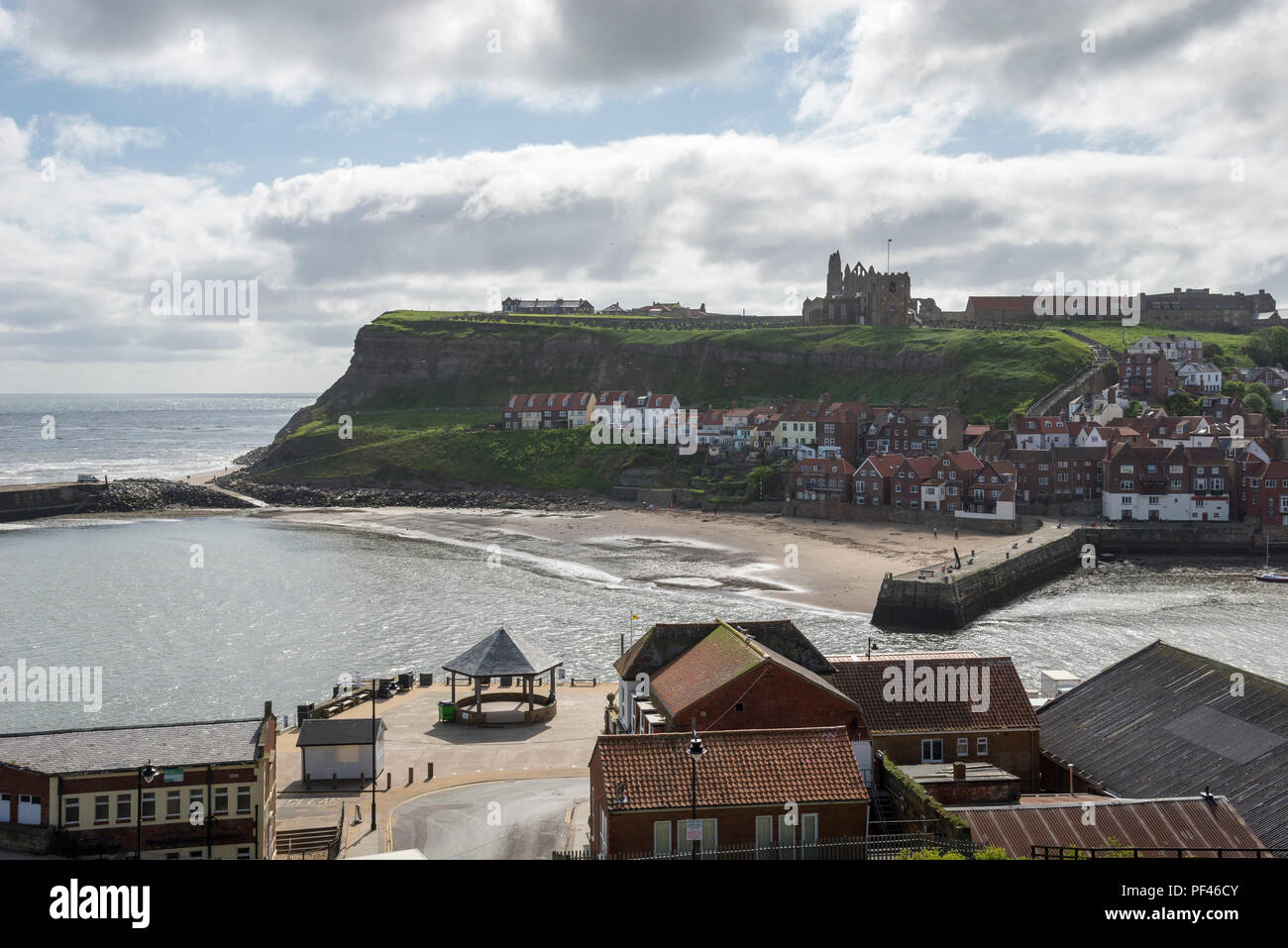 Whitby east cliff hi-res stock photography and images - Alamy