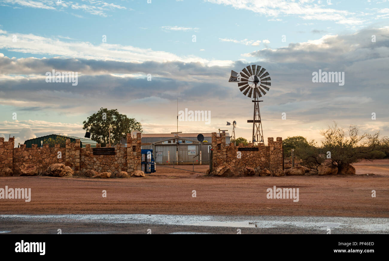 Outback farm hi-res stock photography and images - Alamy
