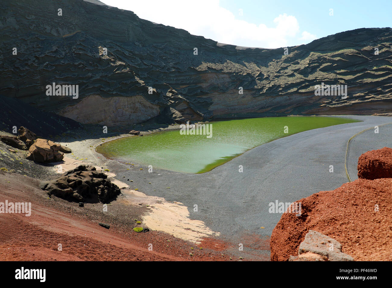 Lago verde hi-res stock photography and images - Alamy