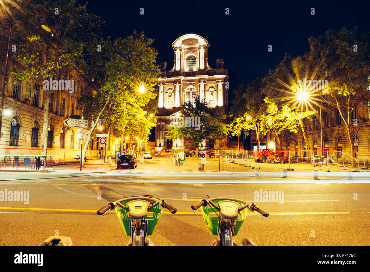 Street scene at night, Paris Stock Photo - Alamy