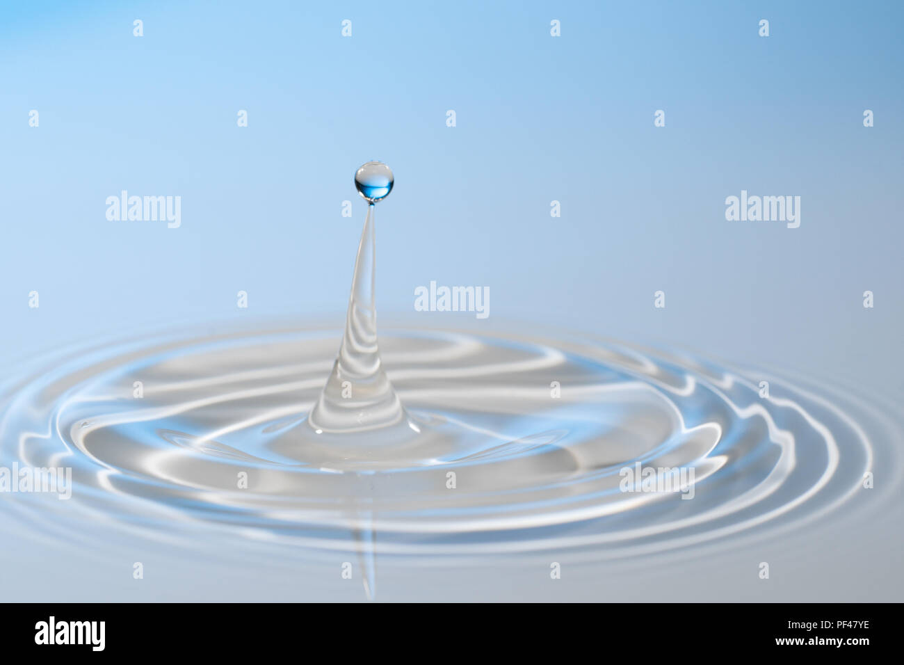Light, water droplet hi-res stock photography and images - Alamy