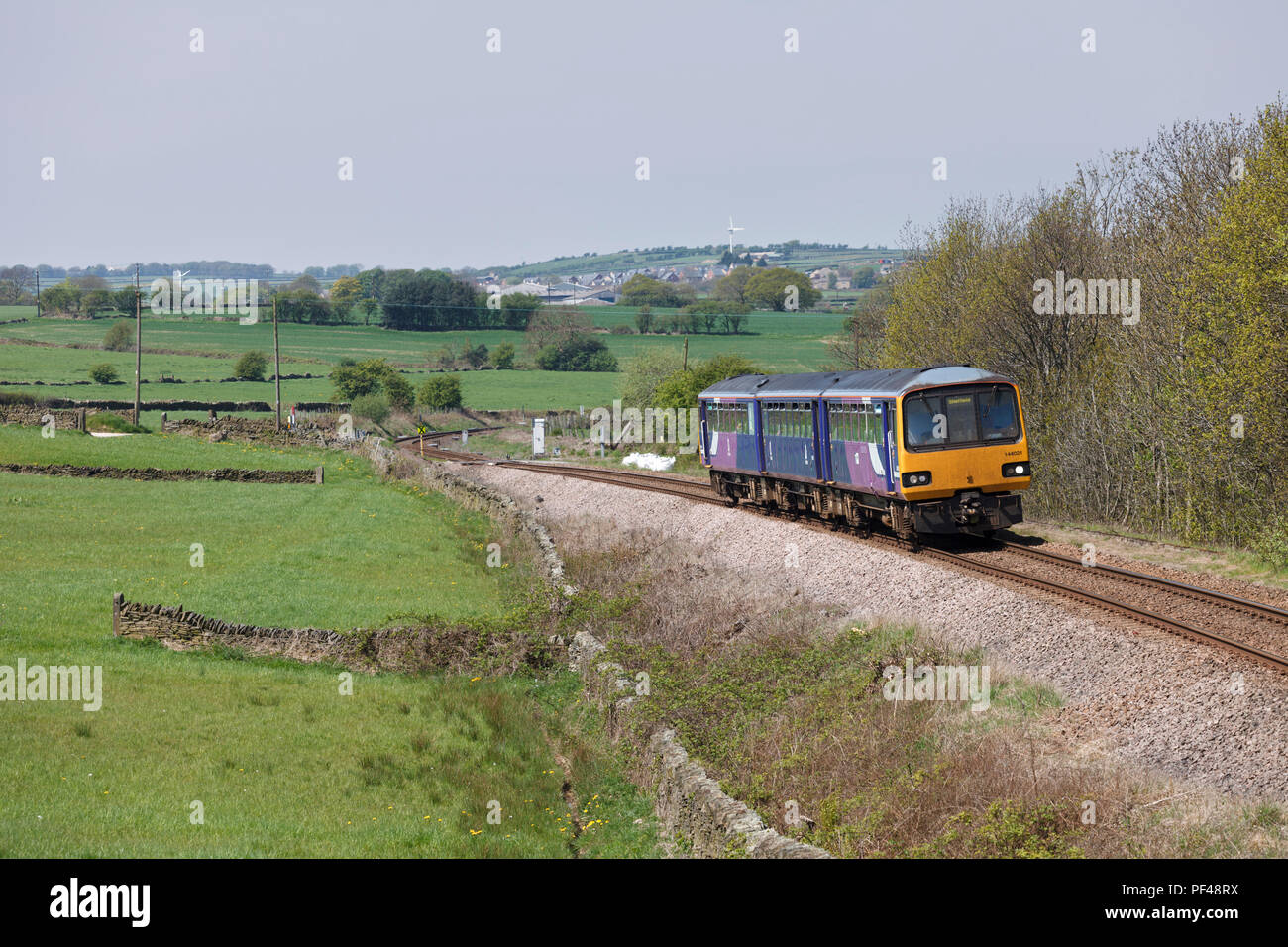 Huddersfield to sheffield metro train hi-res stock photography and ...
