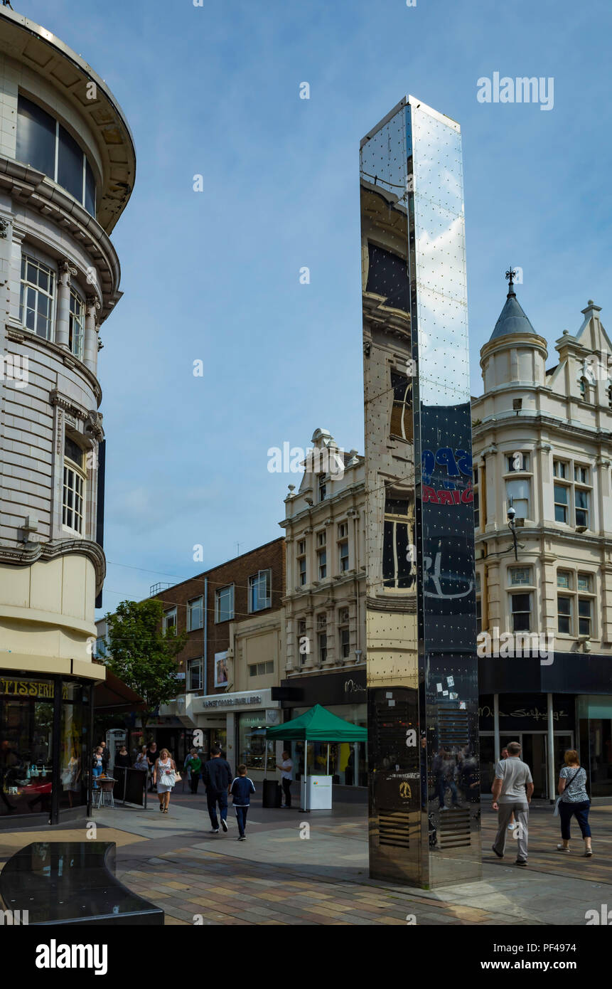 Debenhams Corner in Middlesbrough with Spectra txt a 10 metre high ...