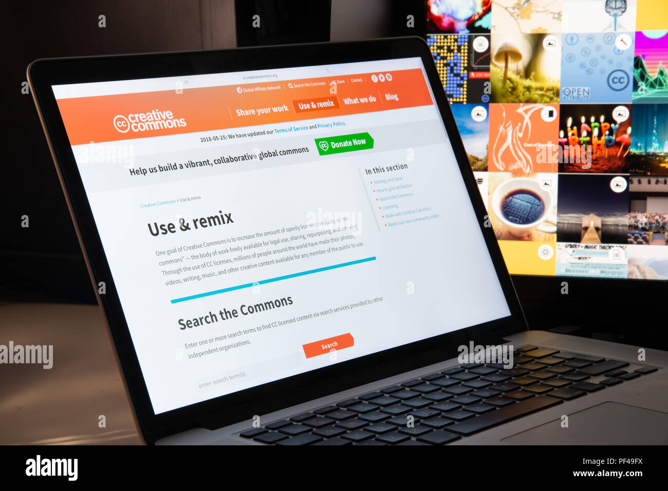 Creative commons logo hi-res stock photography and images - Alamy