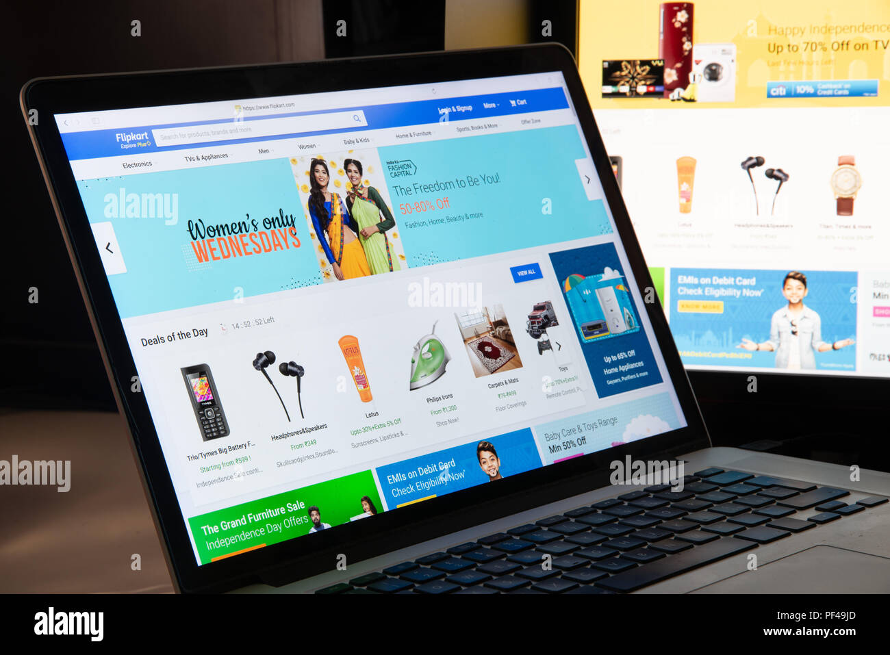 Flipkart website hi-res stock photography and images - Alamy