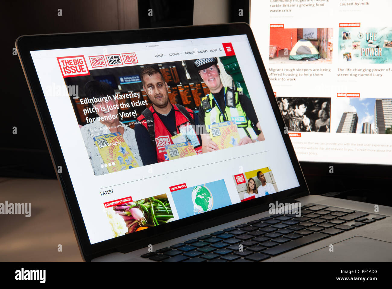 Big issue logo hi-res stock photography and images - Alamy
