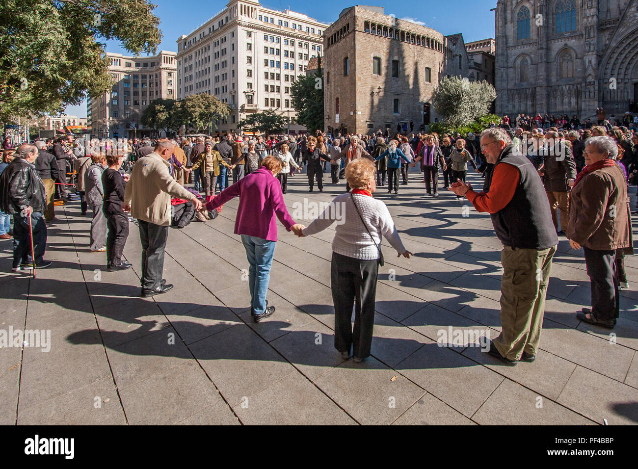 Catalonia national dance hi-res stock photography and images - Alamy