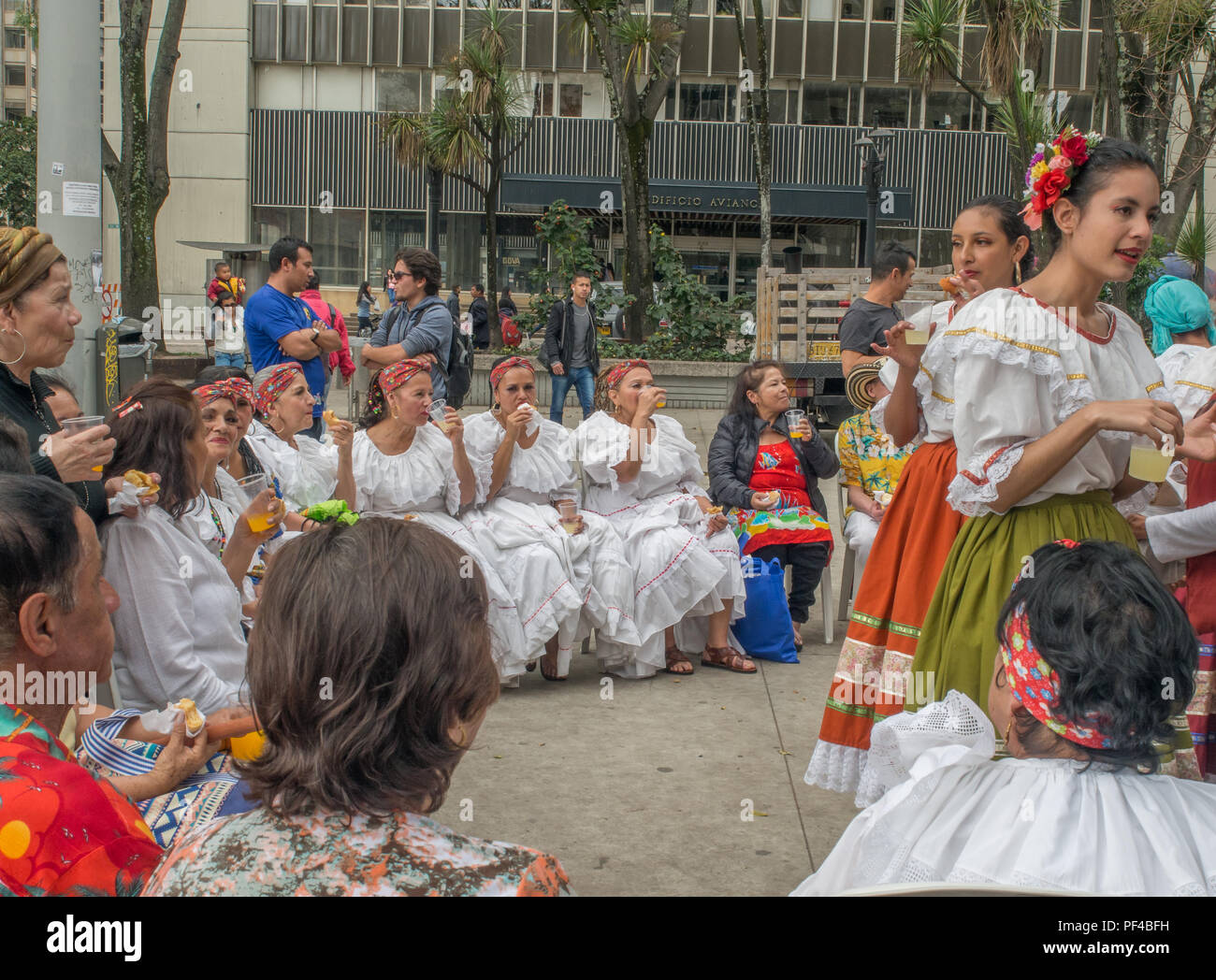 Colombia clothing tradition hi-res stock photography and images - Alamy