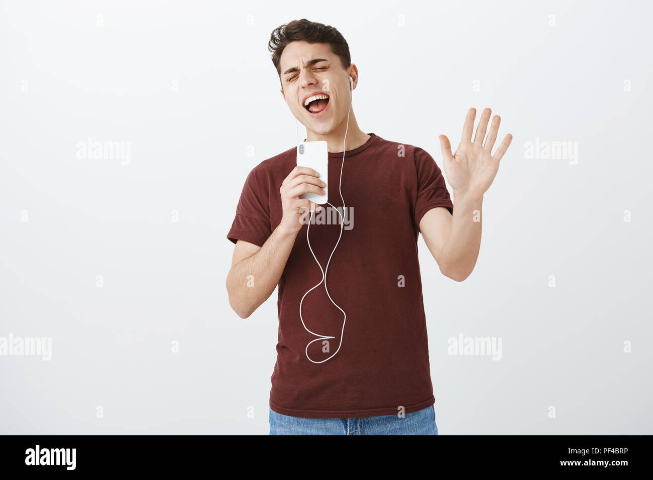 Singing out loud hi-res stock photography and images - Alamy