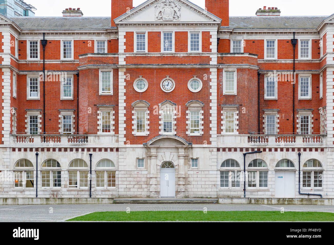 Exterior of Chelsea College of Arts, part of the University of the Arts ...