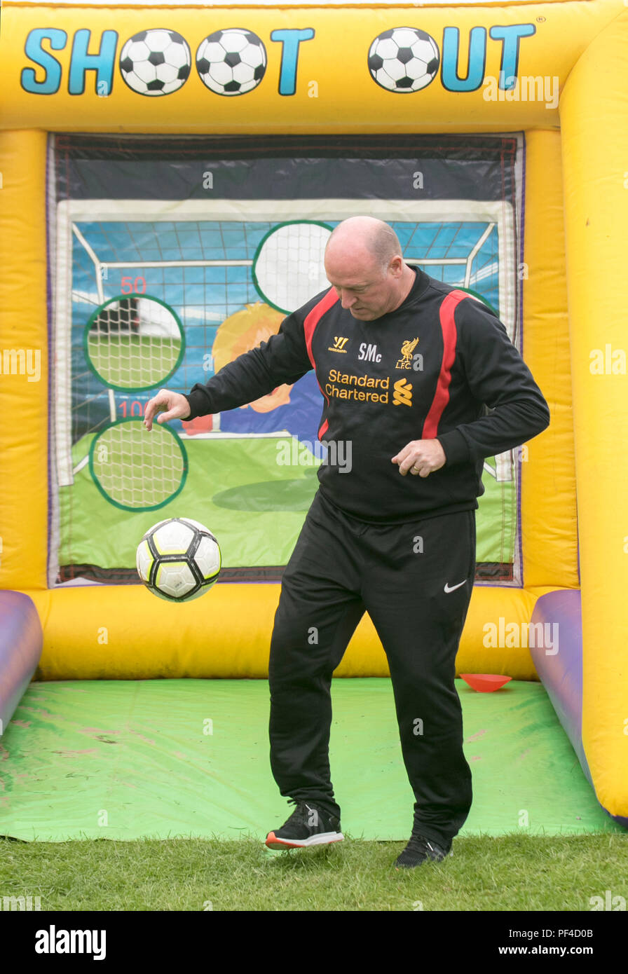 Steve McMahon and Shoot Out, Football Boot camp at Southport Flower ...