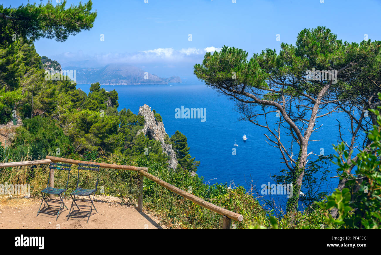Capri arch hi-res stock photography and images - Alamy