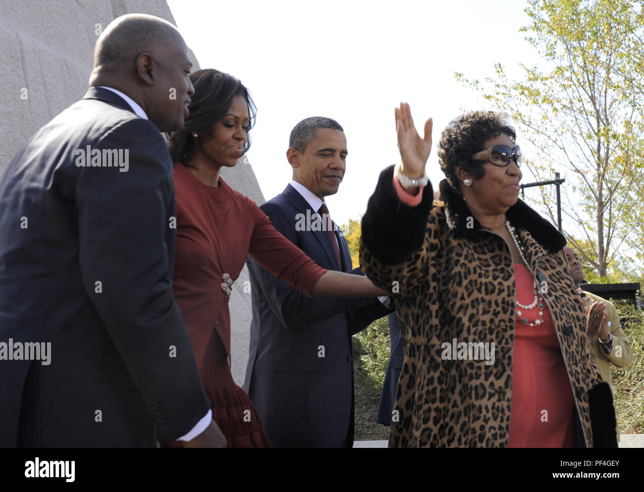 Martin l king waves to crowd hi-res stock photography and images - Alamy