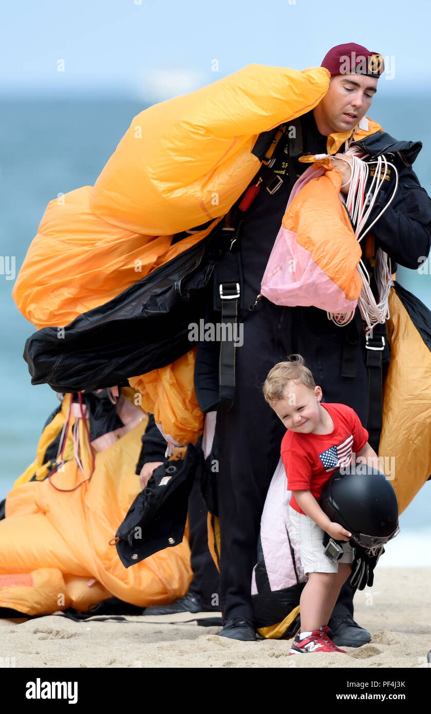 Chicago, Illinois, USA. 18th Aug, 2018. After landing his last jump of ...