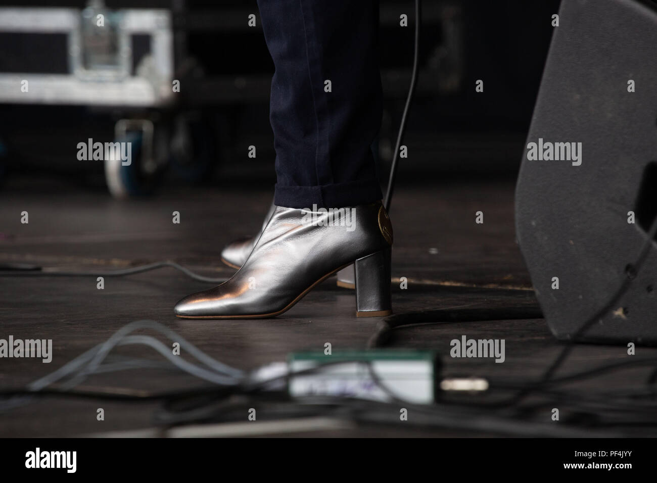 Shiny silver high heels hi-res stock photography and images - Alamy