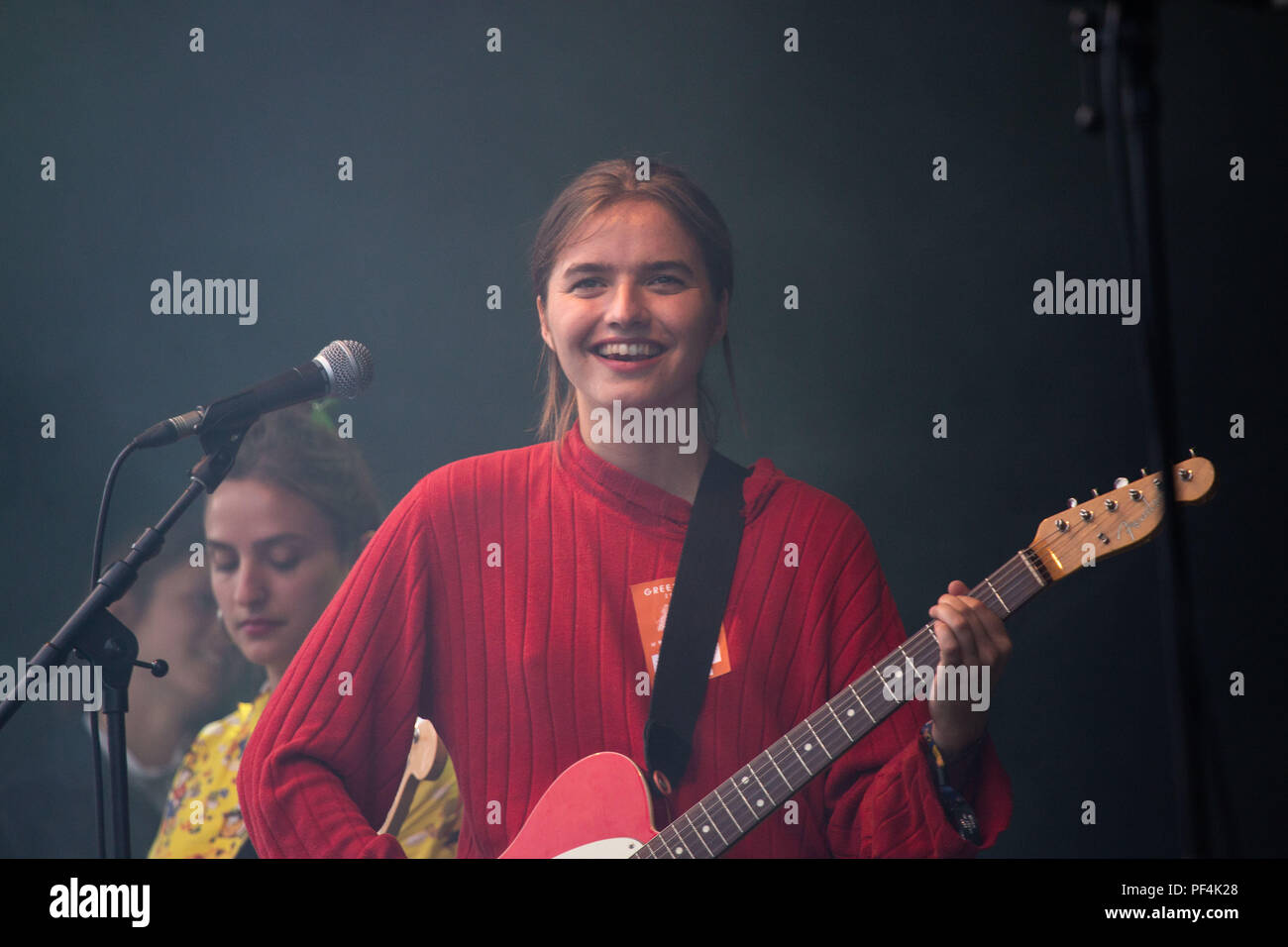 Cream band hi-res stock photography and images - Alamy