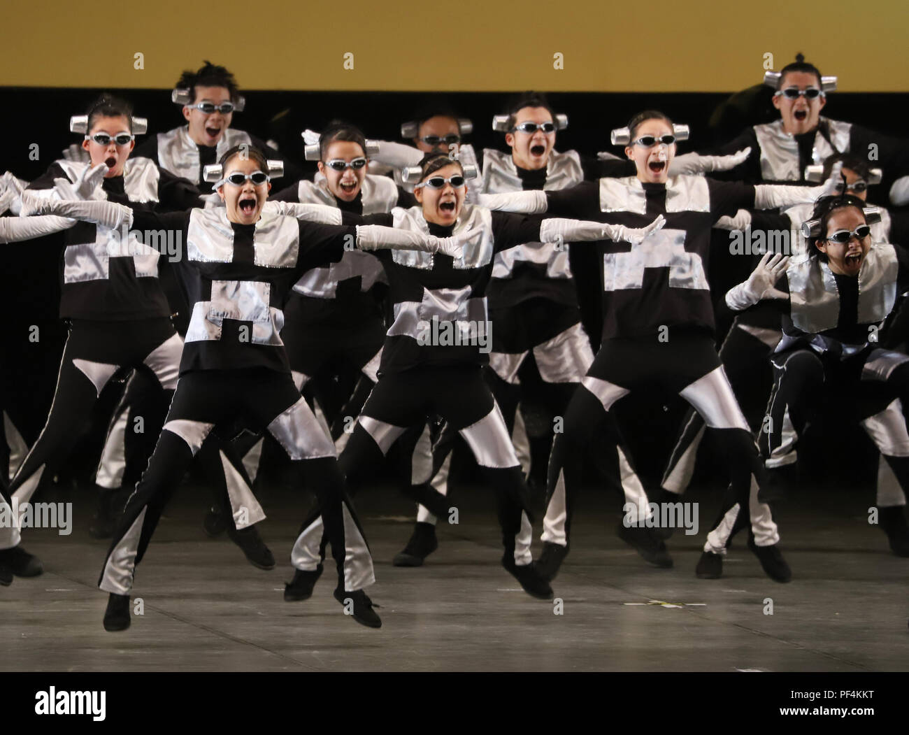 Japan high school dance hi-res stock photography and images - Alamy