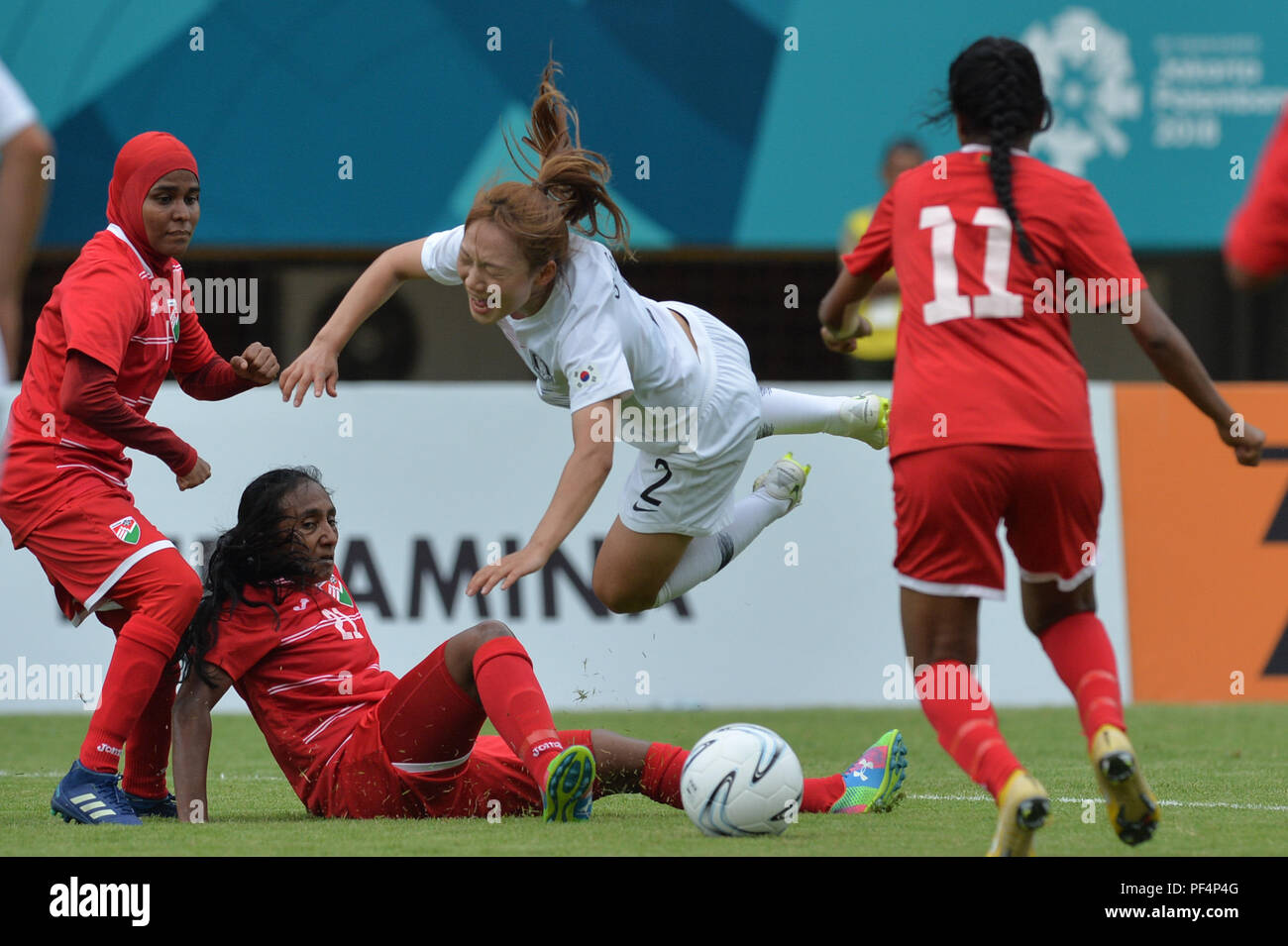 Palembang. 19th Aug, 2018. Jang Selgi (2nd R) of South Korea competes ...