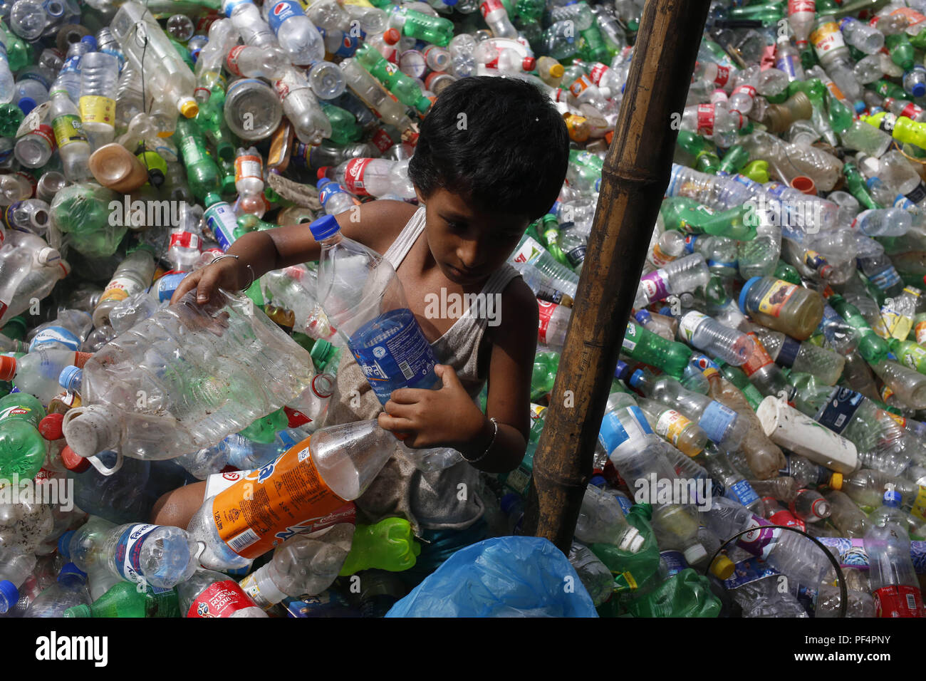 Child labor factory 19th hi-res stock photography and images - Alamy