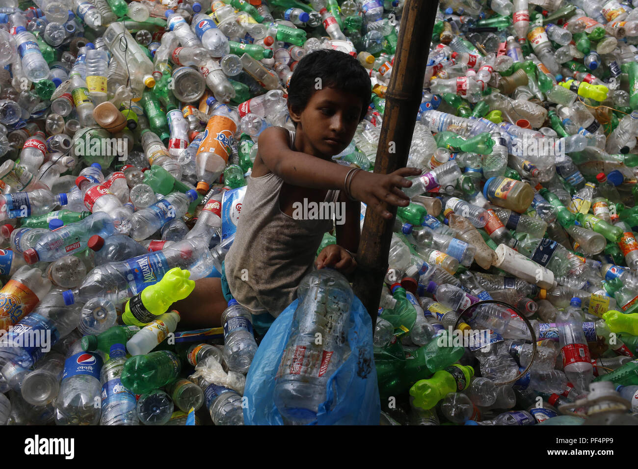Child labor factory 19th hi-res stock photography and images - Alamy
