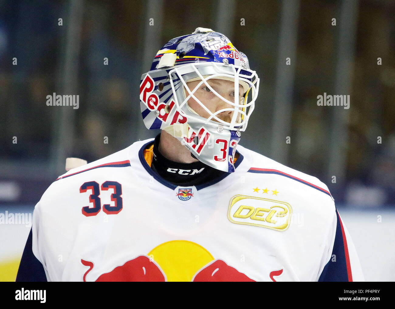 Danny bull hi-res stock photography and images - Alamy