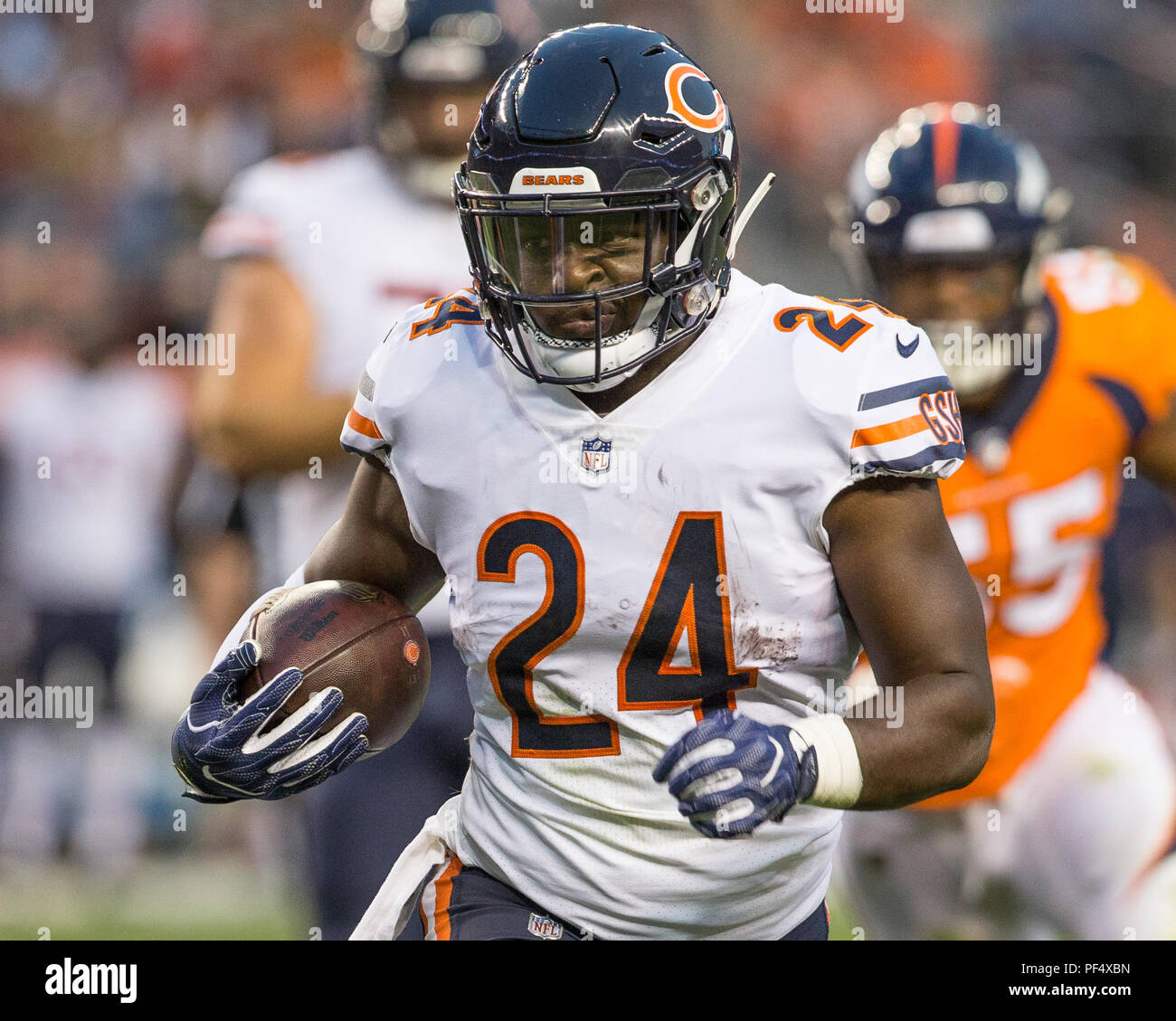 Colorado, USA. 18 August 2018. Chicago Bears running back Jordan Howard ...