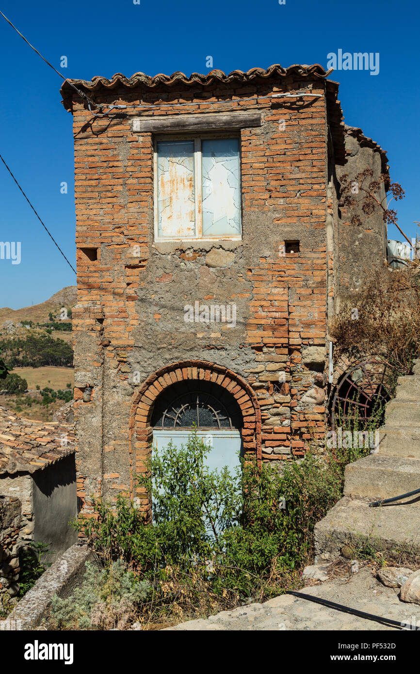 Pentedattilo italy hi-res stock photography and images - Alamy