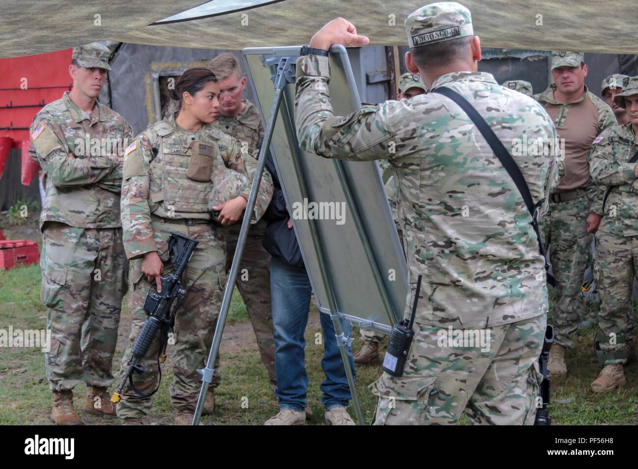 287th military police company hi-res stock photography and images - Alamy