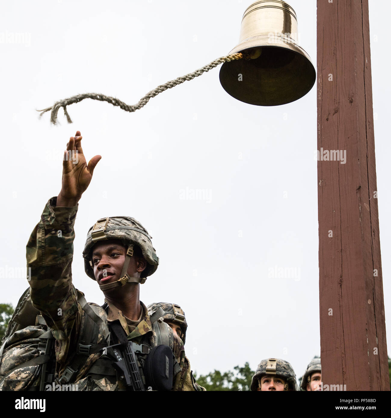 Members of the U.S. Military Academy Class of 2022, USMA leadership ...