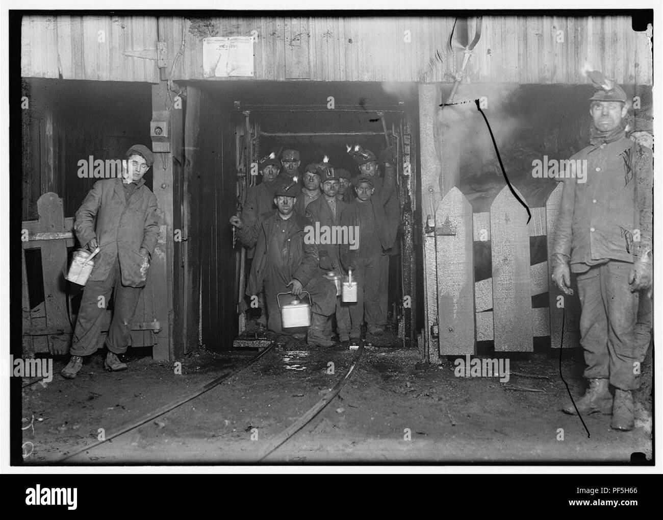 Well cage Black and White Stock Photos & Images - Alamy