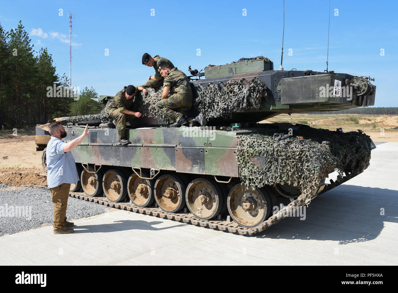 Tank crew training program hi-res stock photography and images - Alamy