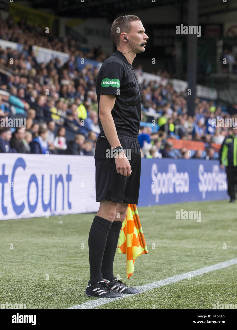 Assistant referee Daniel McFarlane Stock Photo - Alamy
