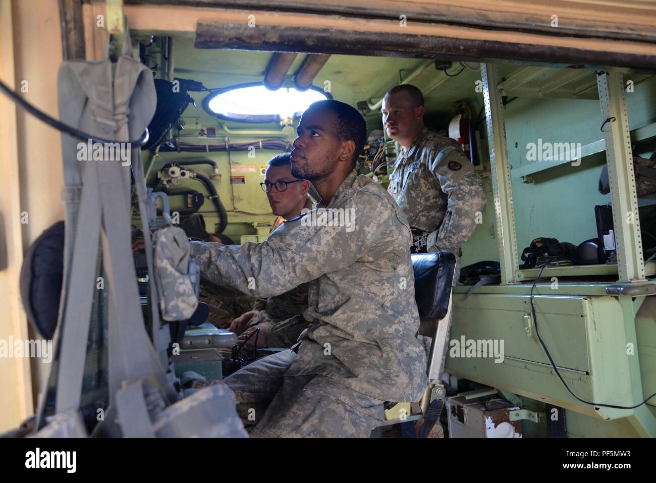 Soldiers with Bravo Battery 1-113th Field Artillery Regiment,30th ...