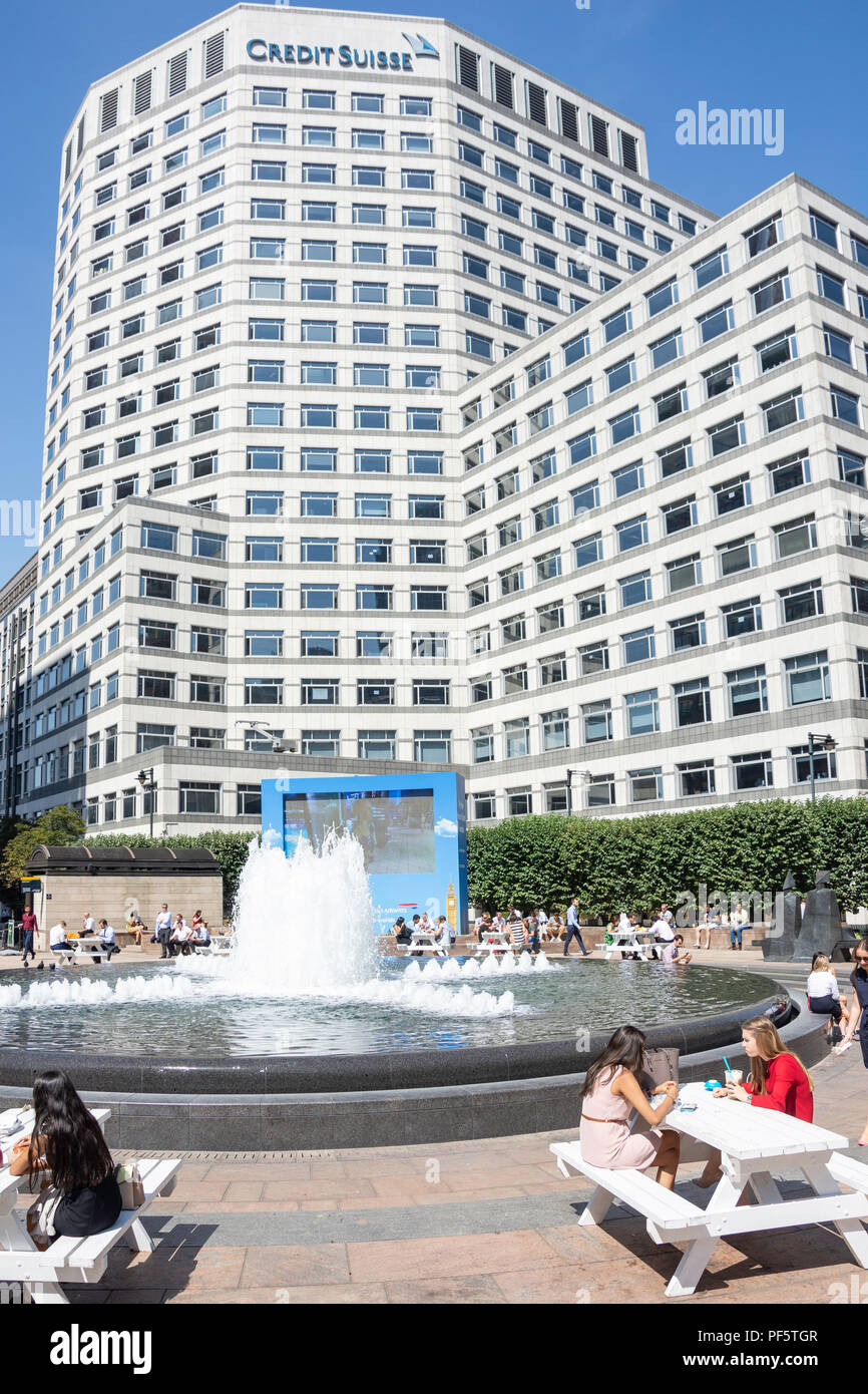 Credit suisse cabot square canary wharf london borough of tower hi-res ...