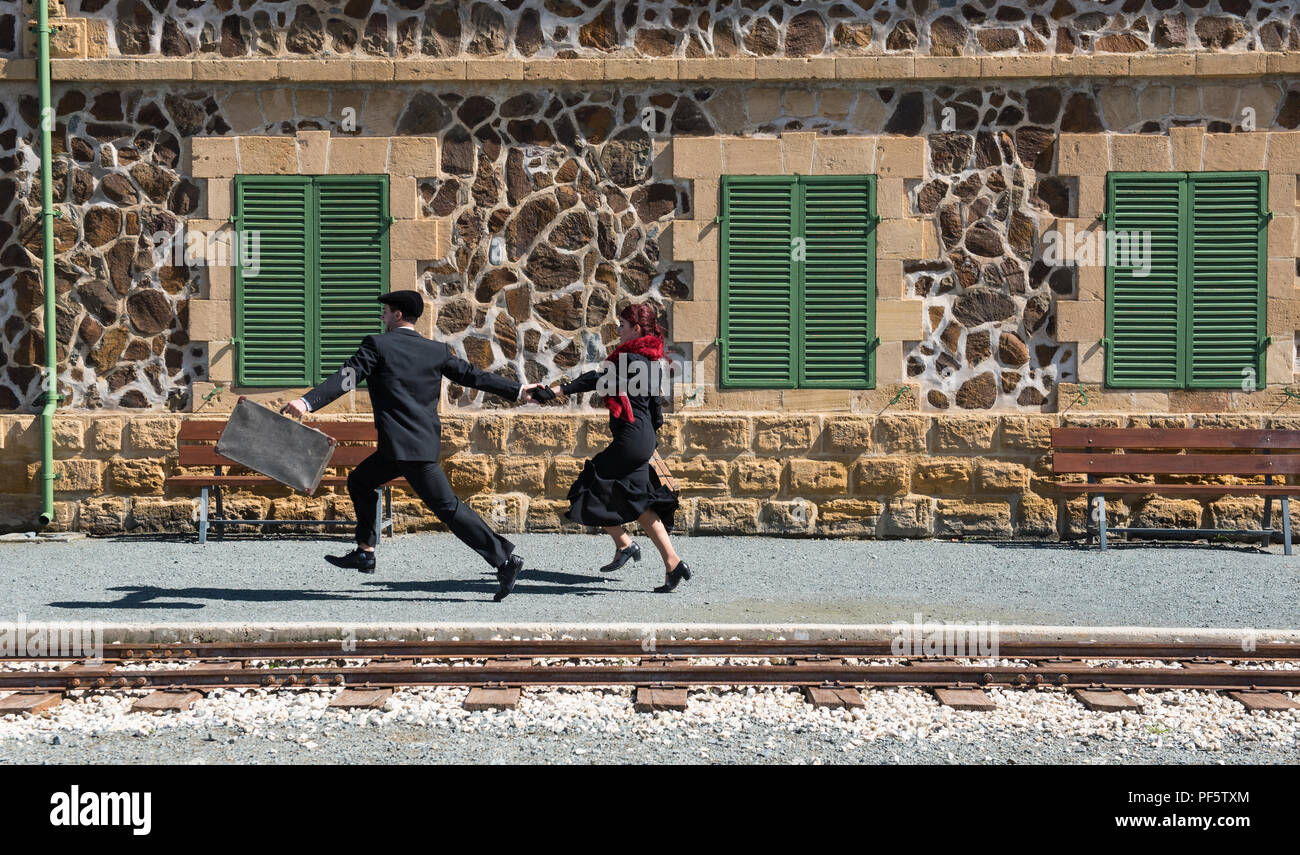 People running to catch their train hi-res stock photography and images ...