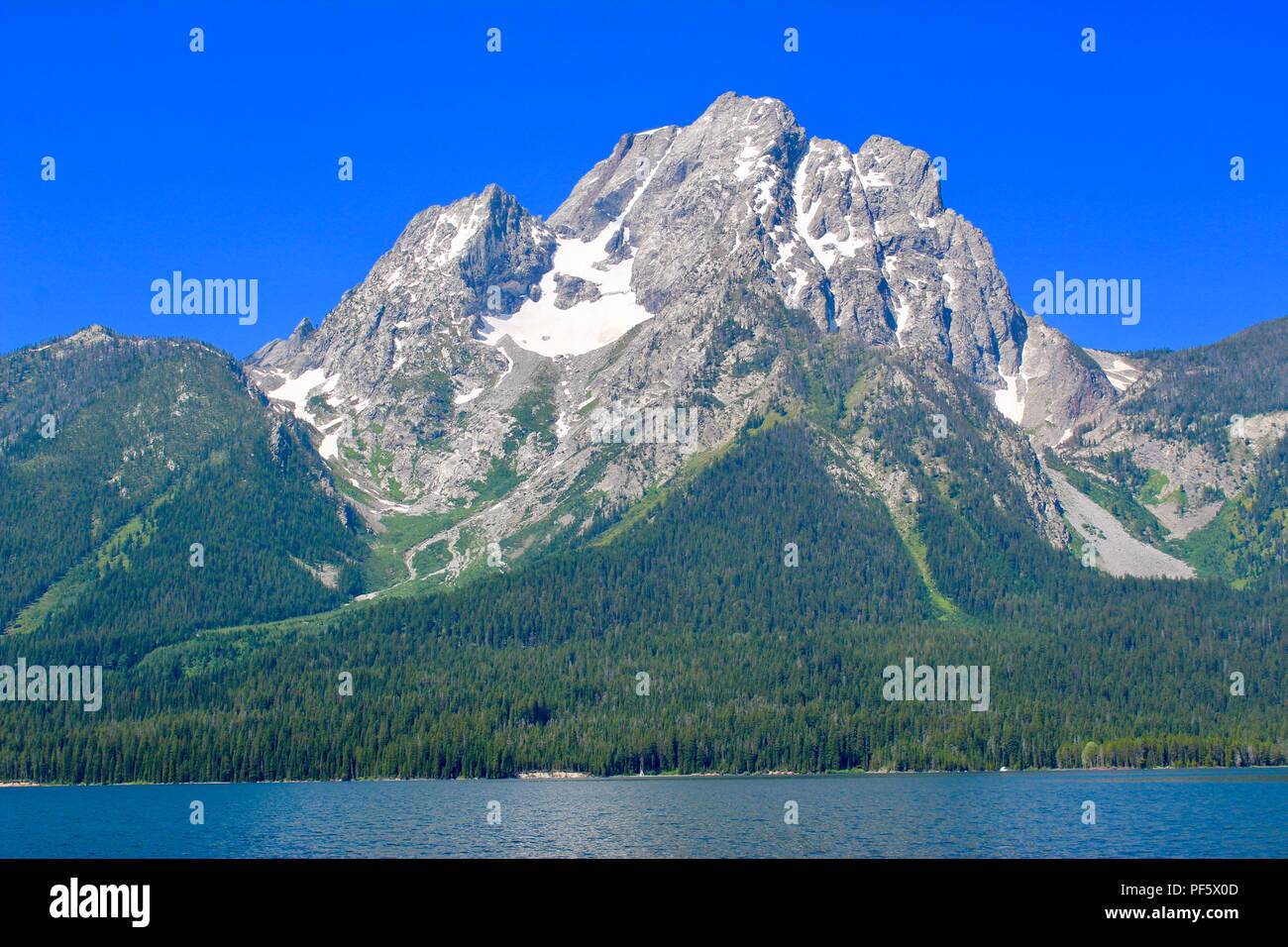 Yellowstone Lake Lodge High Resolution Stock Photography and Images - Alamy