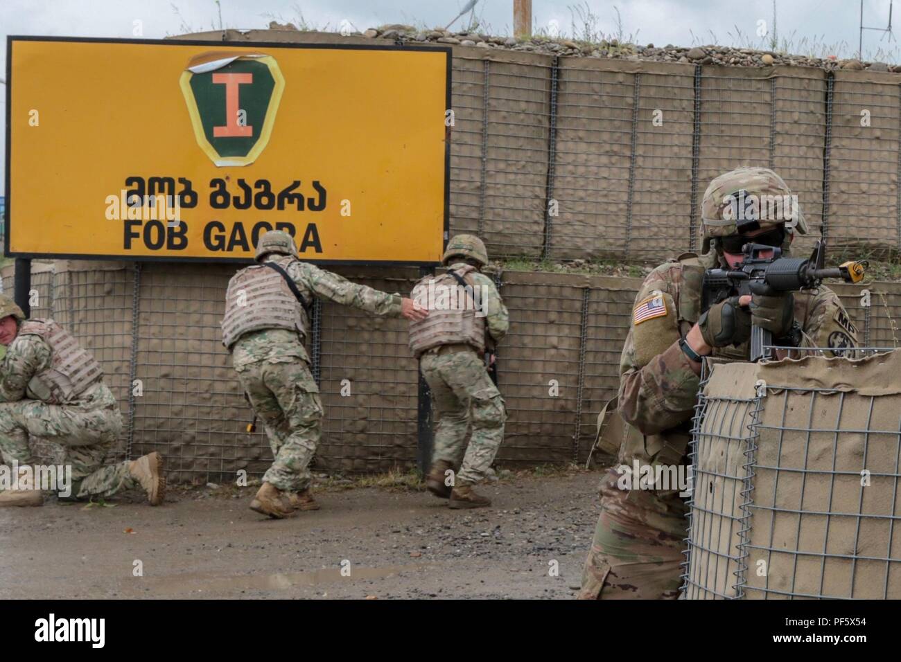 287th military police company hi-res stock photography and images - Alamy