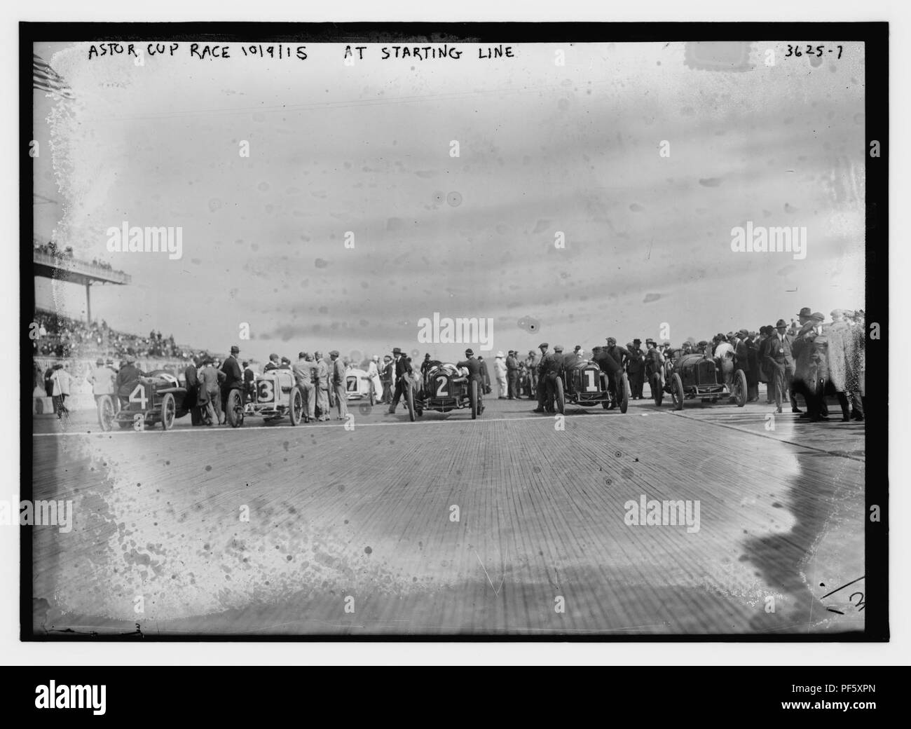 Astor Cup Race, 10-9-15, at starting line Stock Photo - Alamy