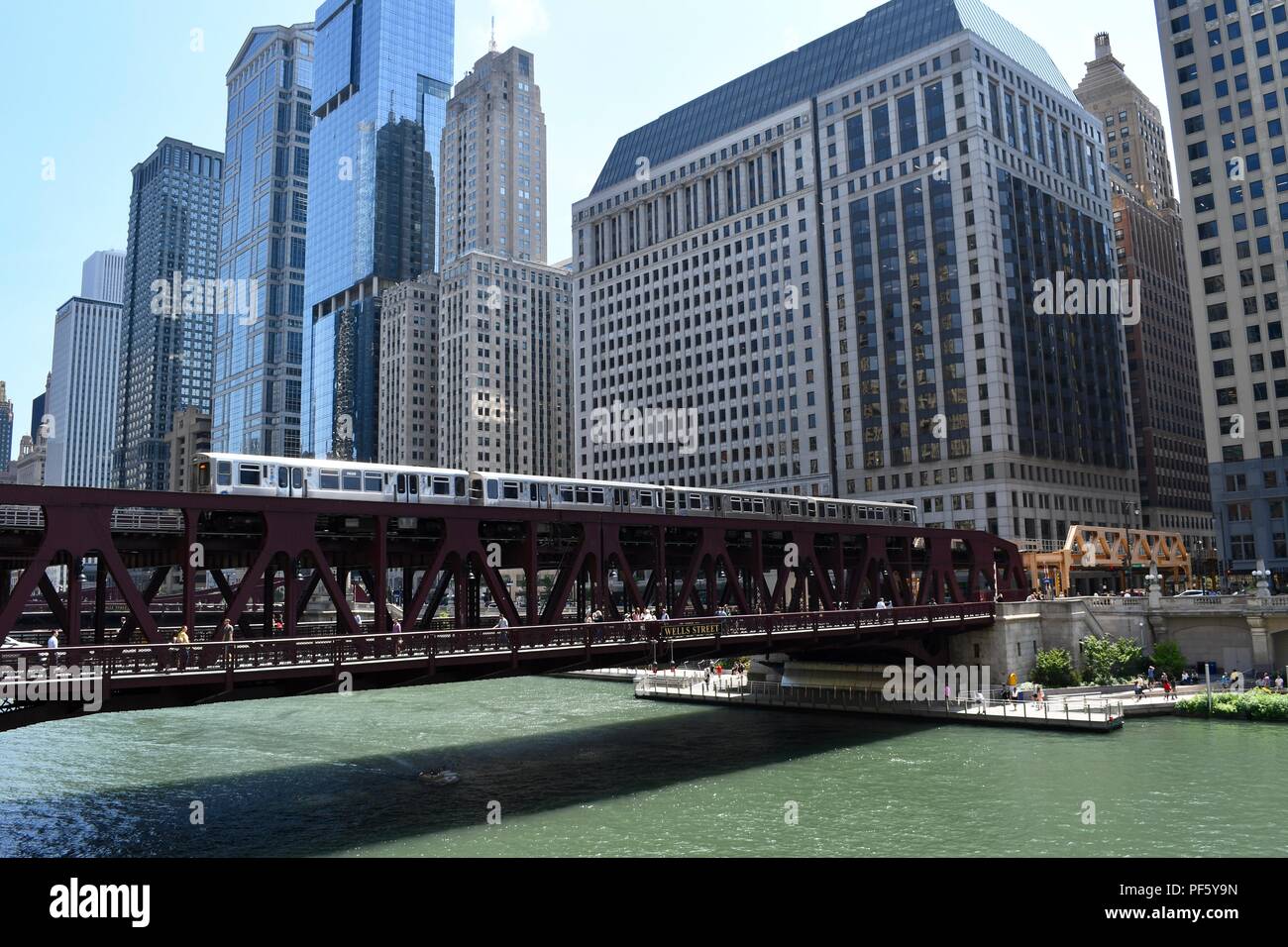 Cta l elevated railway hi-res stock photography and images - Alamy