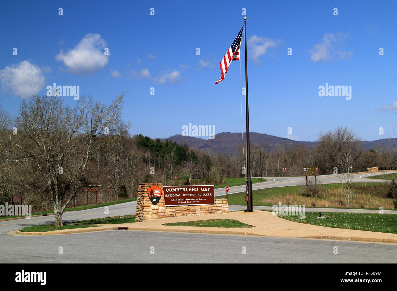 A sign welcomes visitors to Cumberland Gap National Historical Park ...