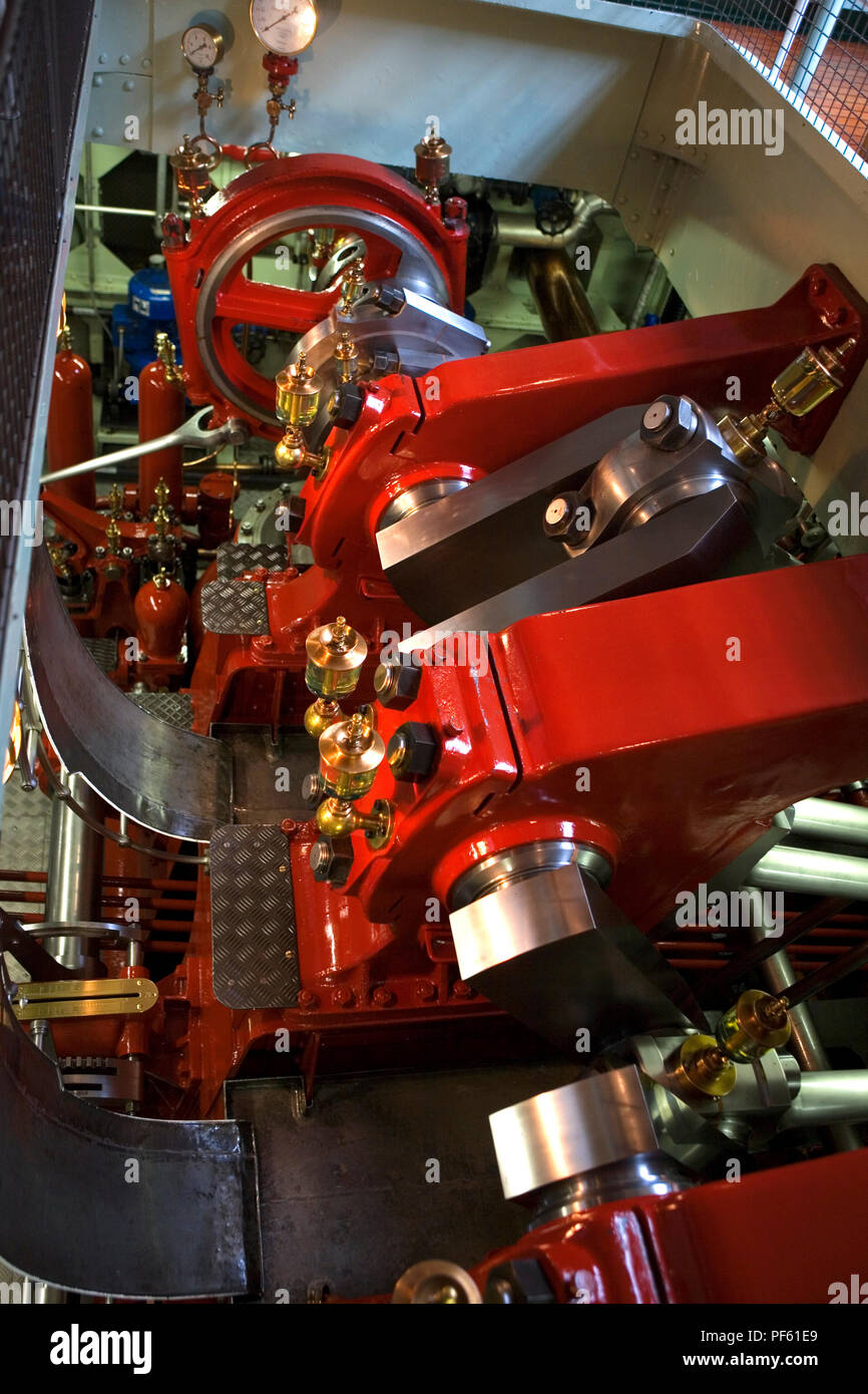 Compound steam engine hi-res stock photography and images - Alamy